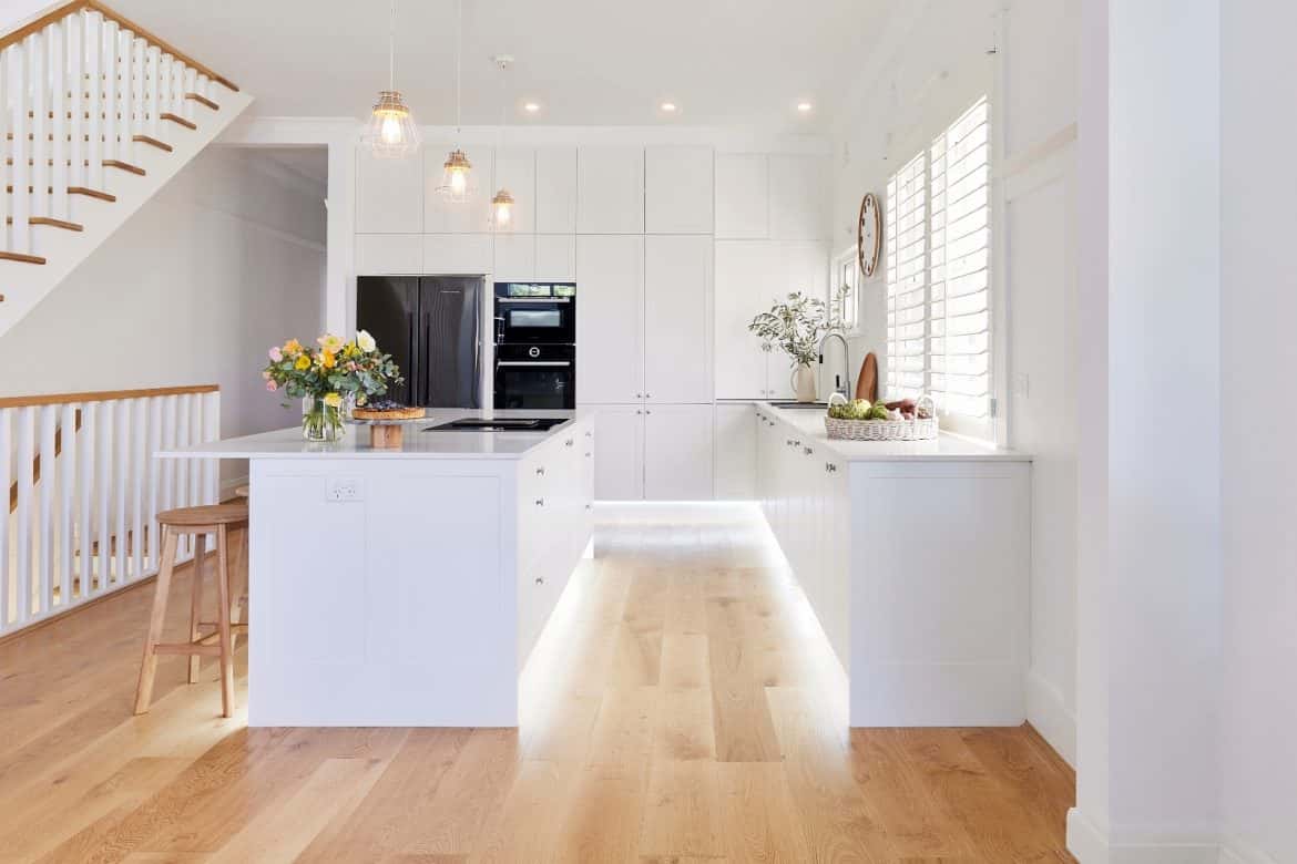 L-Shaped Kitchen Layout: Ideal for Versatile Cooking