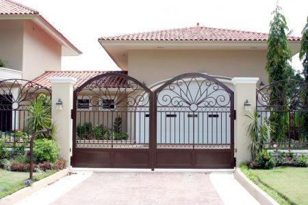 12 Front Gate Designs to Enhance Your Home's Curb Appeal