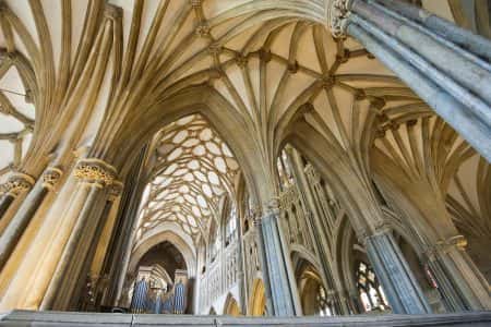 Vaulted Ceiling Designs for Stylish Home Interiors