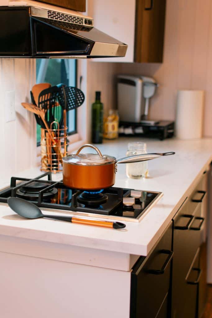 Kitchenette Designs That Maximize Space and Functionality