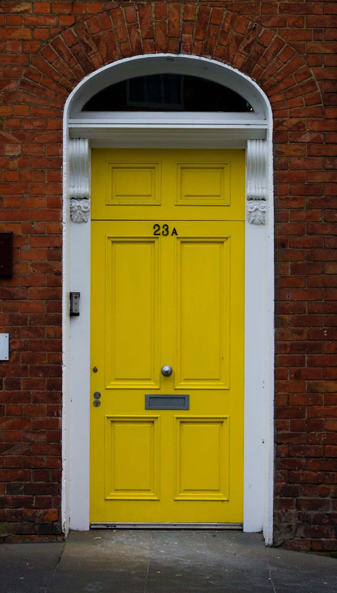 Top 20 Stunning Round Door Designs