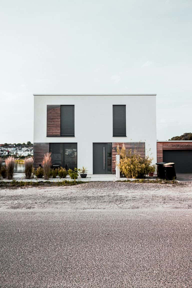 20 Box House Design Ideas for Modern and Compact Homes