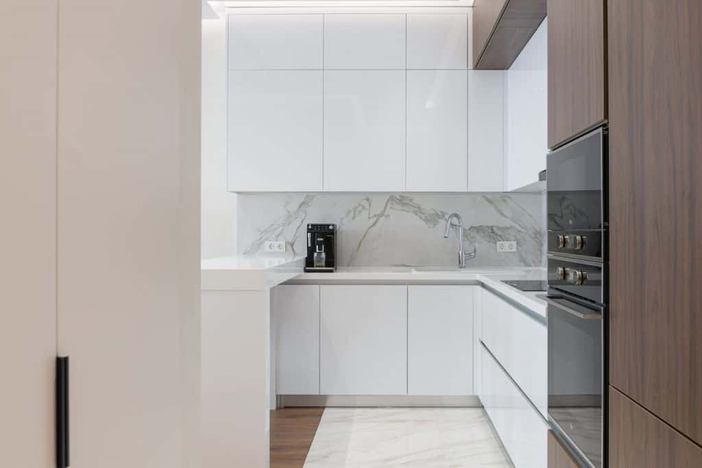 10 Gola Profile Handles That Elevate Modular Kitchen Style