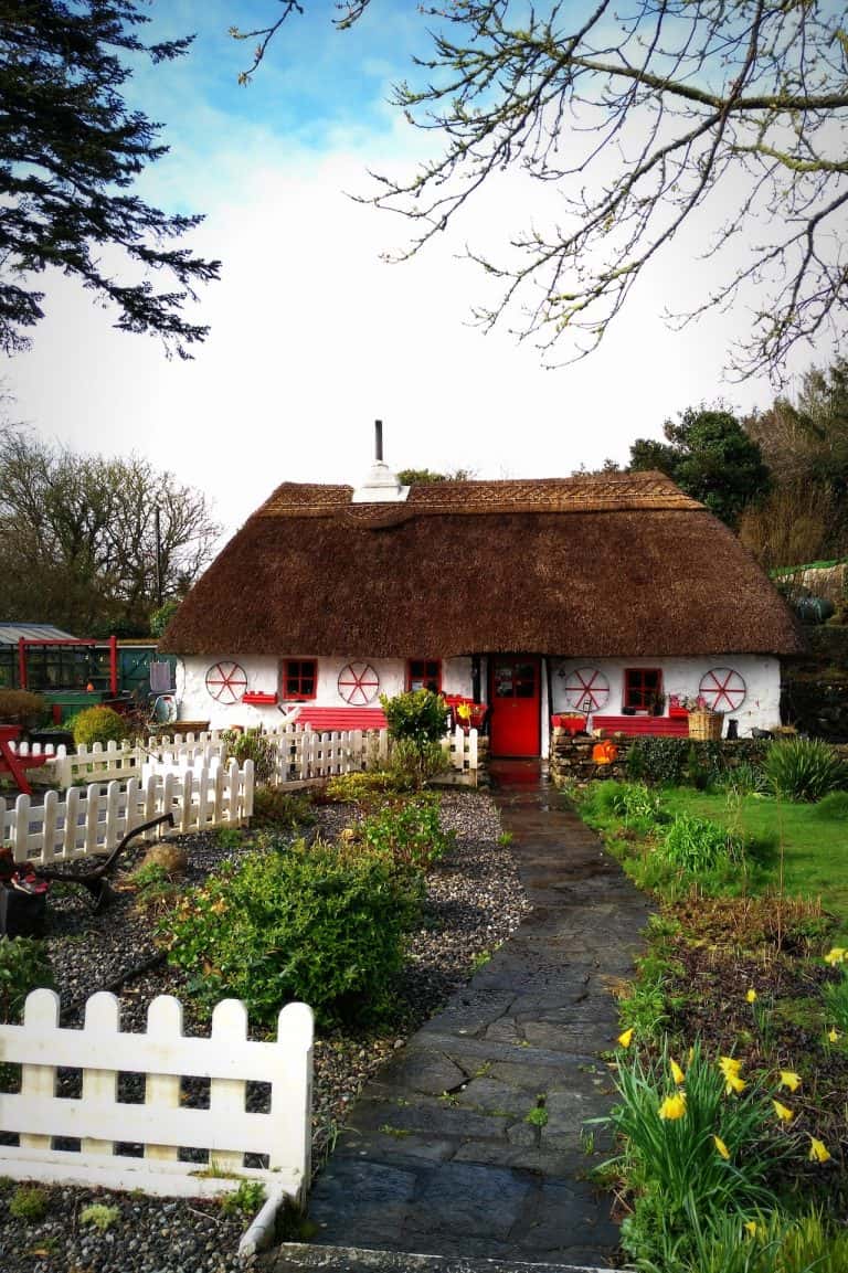 Thatch Roof Material: A Timeless and Sustainable Roofing Solution