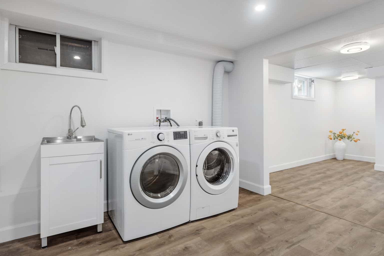 Top 19 Washing Room Designs for Smart Home Storage
