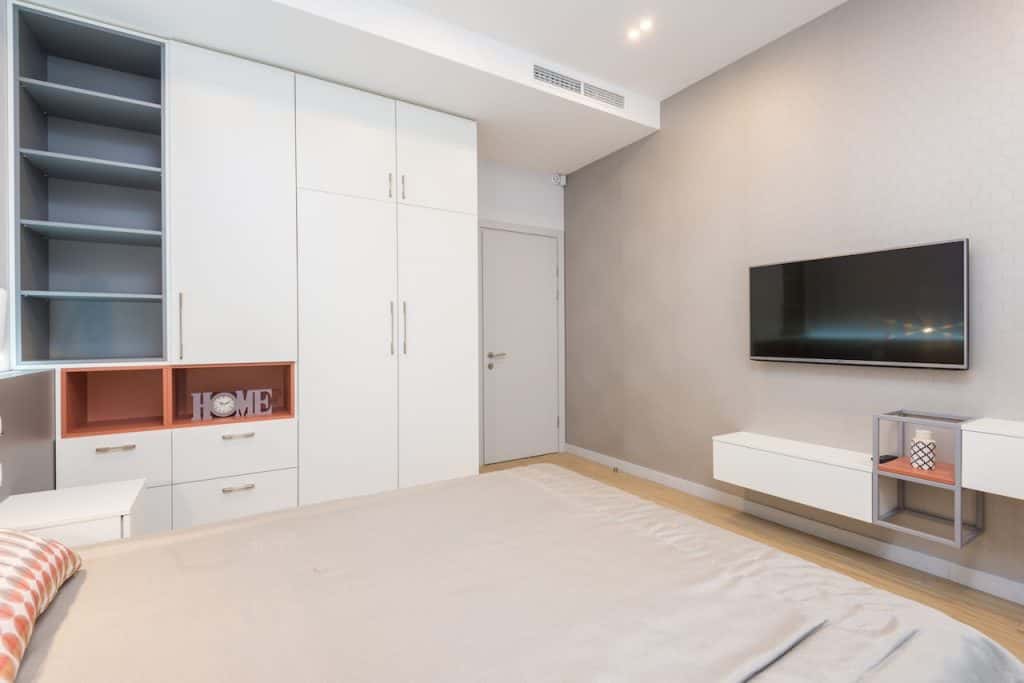 Master Bedroom Wardrobe Designs to Maximize Style and Storage