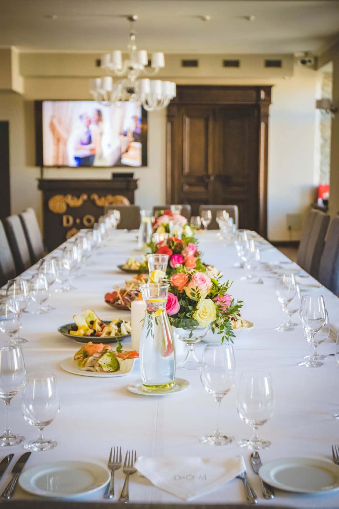 Elegant Dining Room Door Designs to Complement Your Decor
