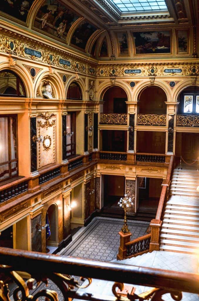 Haveli Interior Design Ideas to Capture the Royal Indian Style