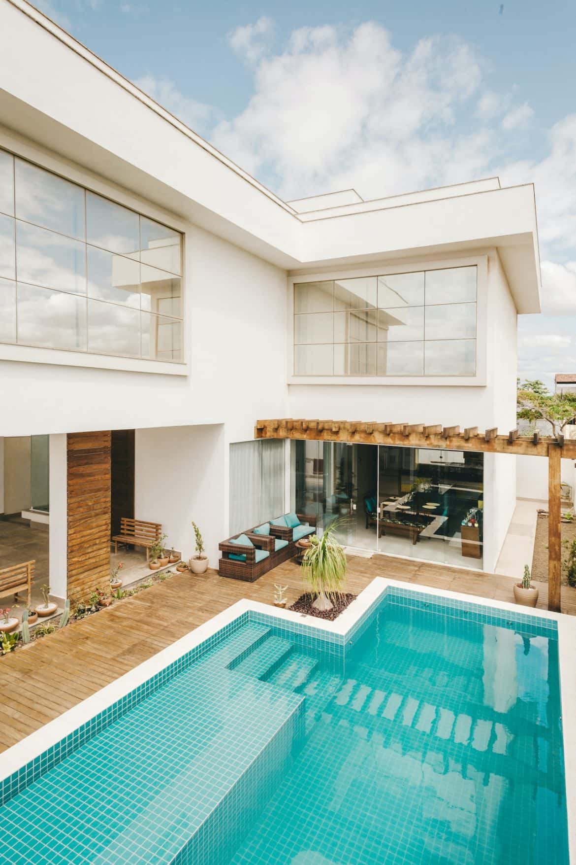 12 Gorgeous Parapet Wall Designs for a Modern and Chic Home
