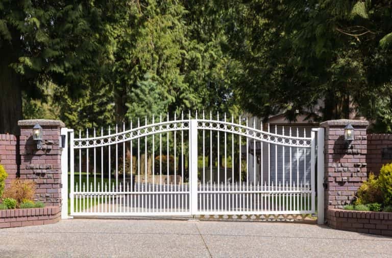 Stunning Main Gate Pillar Design Ideas for a Stylish Entrance