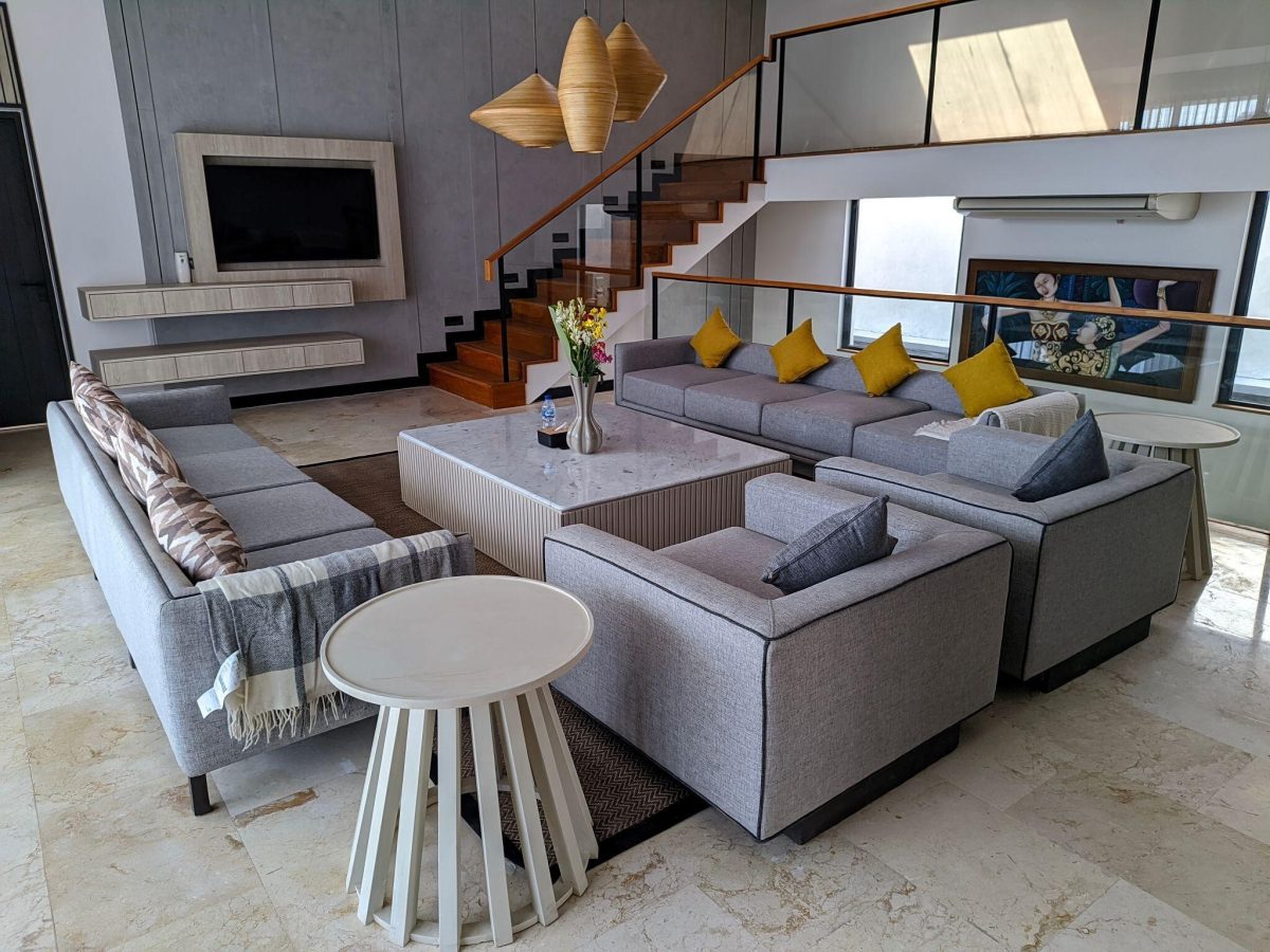 Sofa Table Designs to Refresh Your Living Room